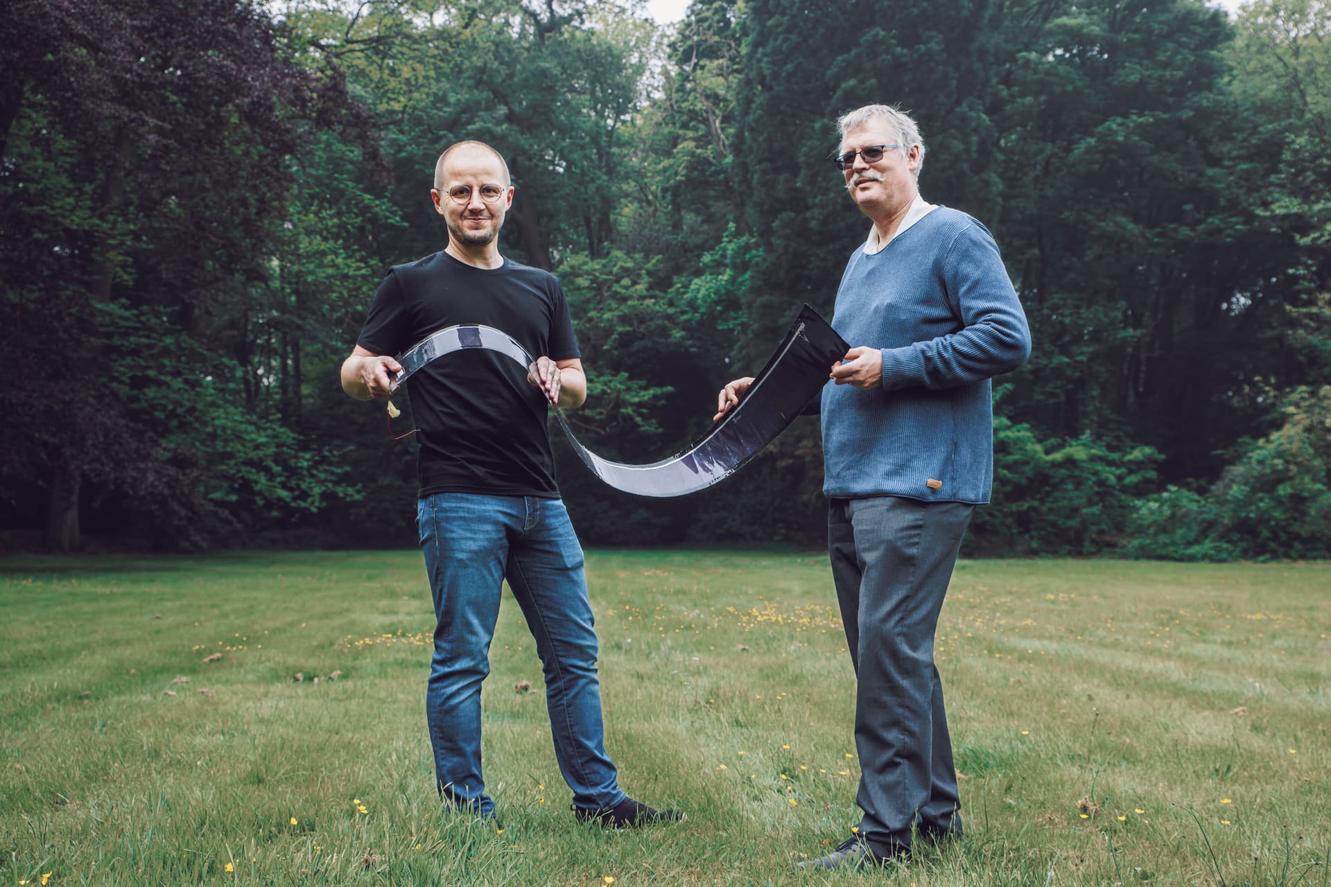 Nieuwe spin-off van UHasselt en imec ontwikkelt flinterdunne, flexibele zonnepanelen - imec ...