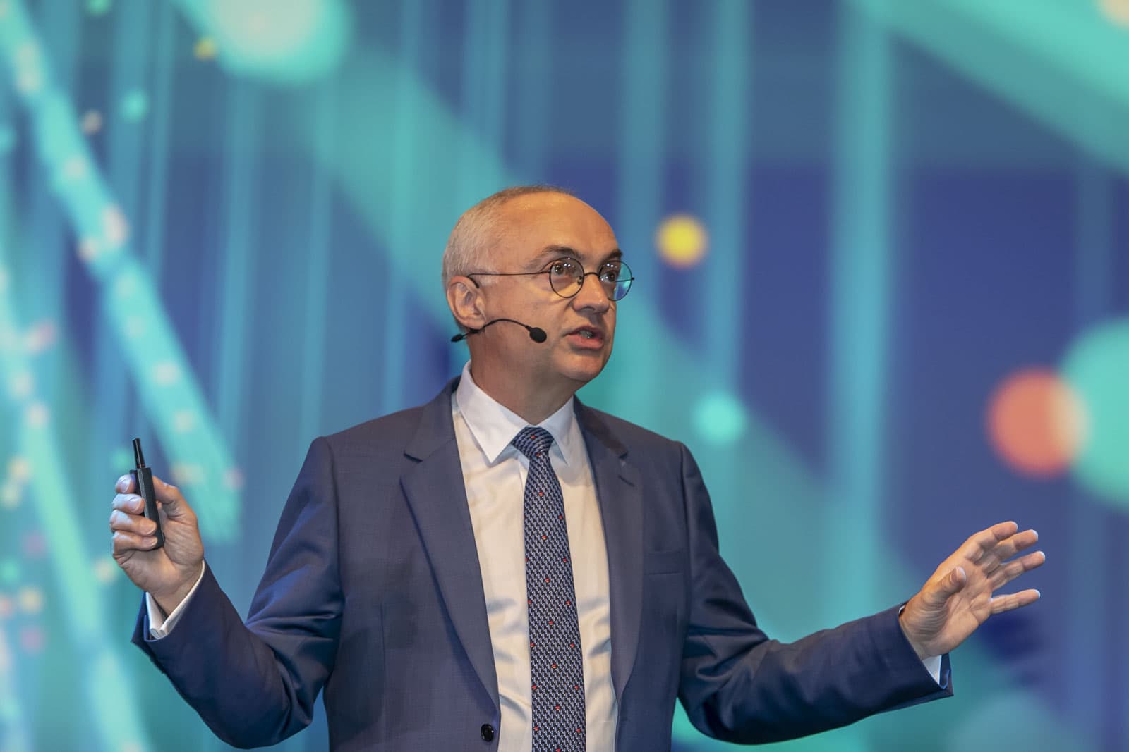 Patrick Vandenameele benoemd tot nieuwe CEO van imec, Luc Van den hove wordt voorzitter van de ...